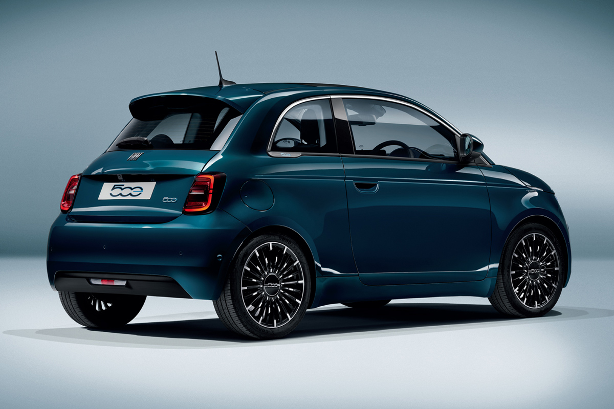 話題のクルマを品定め！電動でも、この求心力はナニ⁉ 〈フィアット〉500e | Cars | Safari Online